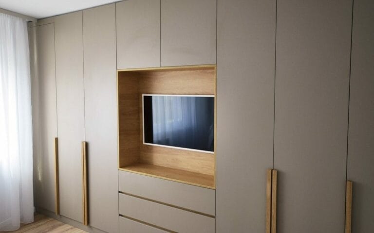 Skrine na mieru a úložné priestory